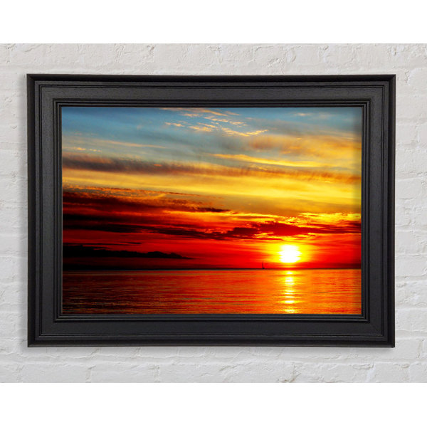 Haus am Meer Distant Ocean Sailboat Sunset Gerahmter Druck | Wayfair.de